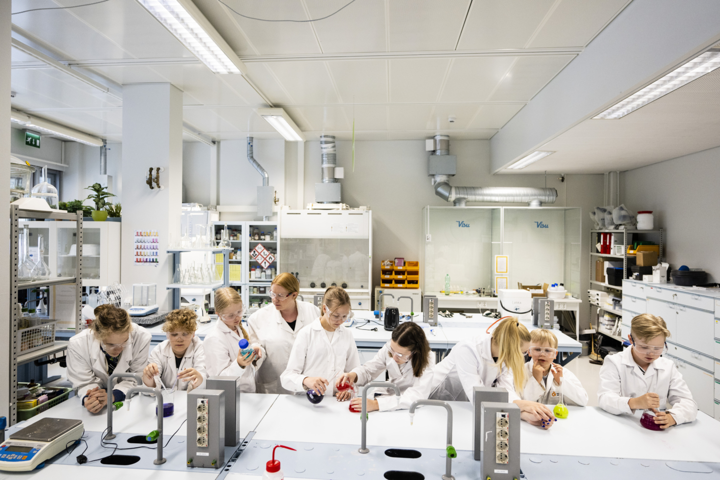 Gadolin Chemistry Lab - Education / Social Integration-Growing Talent ...